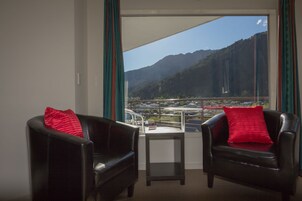 Estúdio, vista para a baía | Ferros/tábuas de passar roupa, Wi-Fi de cortesia, roupa de cama