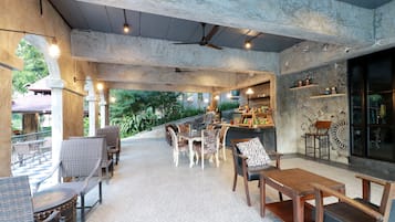 Café da manhã, almoço e jantar