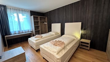 Estúdio Familiar | 1 quarto, minibar, cofre no quarto, secretária