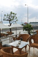 2 restaurantes, pequenos-almoços servidos, cozinha internacional 