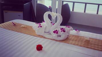 Bangalô, de frente para a praia | Frigobar, cofres nos quartos, Wi-Fi de cortesia, roupa de cama