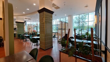 Almoços e jantares servidos 