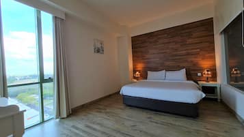 Suíte estúdio premium | 1 quarto, cofres nos quartos, escrivaninha