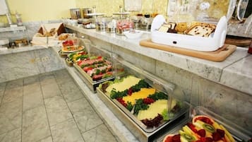 Pequeno-almoço tipo buffet diário incluído
