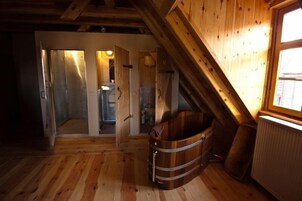 Quarto Duplo Comfort | Sala de estar | TV de ecrã plano 