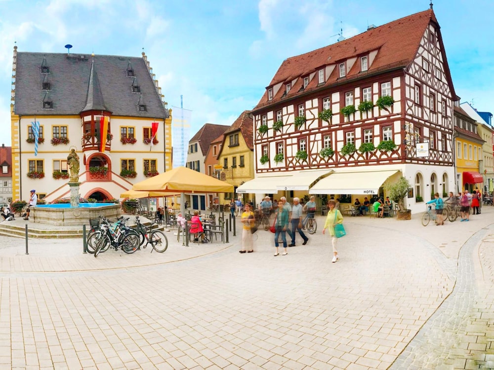 Hotel Tuchhaus - Volkach