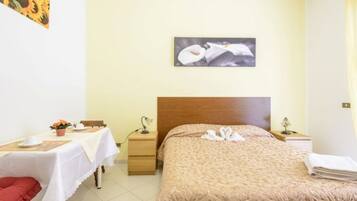 Quarto Duplo, casa de banho partilhada | Camas desdobráveis, Wi-fi grátis