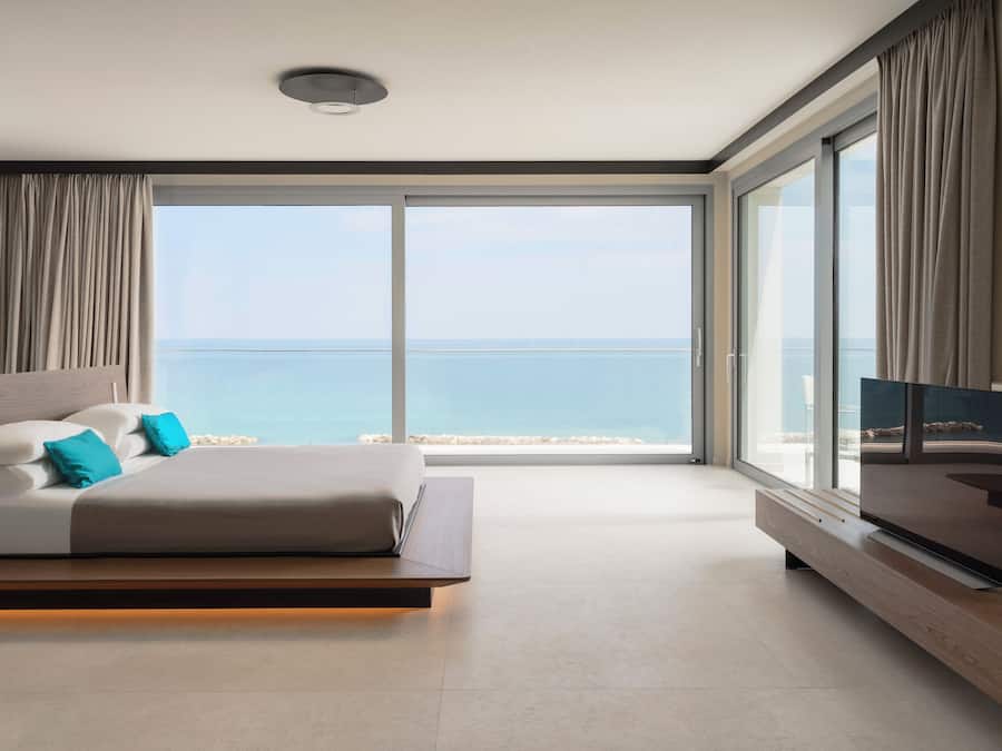 Quarto de Luxo, vista para o mar | Cofre no quarto, secretária, Wi-fi grátis, roupa de cama fornecida