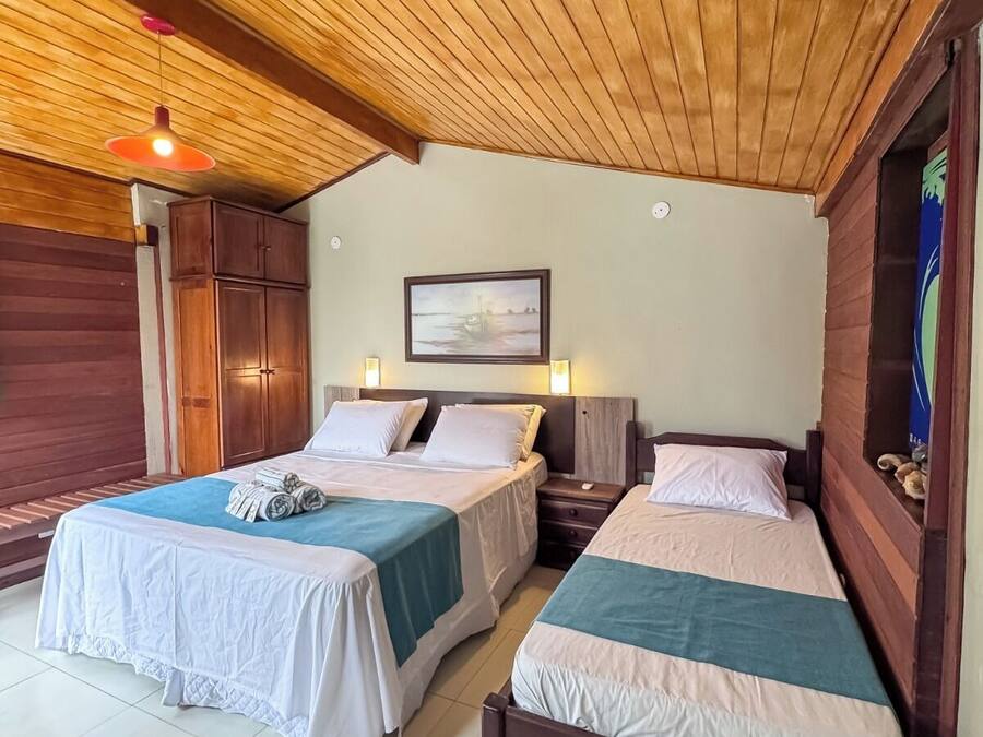 Triple Standard | Minibar, ferro/tábua de engomar, Wi-fi grátis, roupa de cama fornecida
