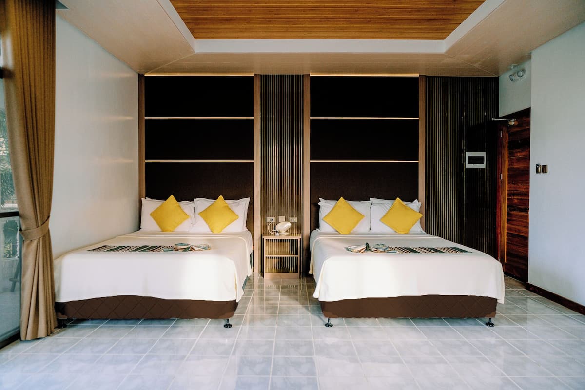 Quarto Familiar, vista para o jardim | Cofre no quarto, Wi-fi grátis, roupa de cama fornecida