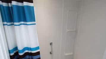 Casa de Campo, 3 quartos | Casa de banho | Uma combinação polibã/banheira, um secador de cabelo