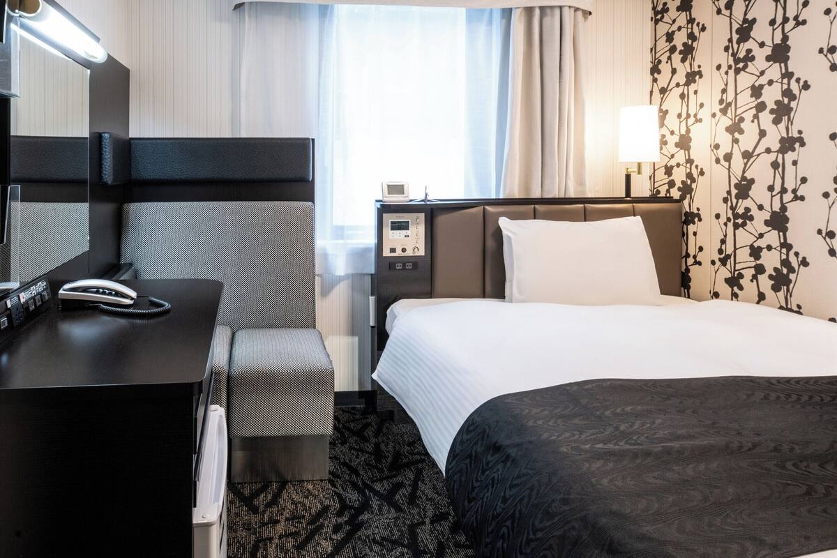 Quarto Individual, não fumadores (Cozy Room for 1 Adult) | Roupa de alta qualidade, secretária, Wi-fi grátis 