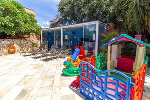 Área de recreio para crianças (ao ar livre)