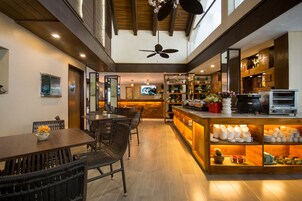 Café da manhã completo todos os dias (PHP 800 por pessoa) 