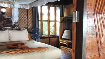 Beach Front Bungalow - Fan Room | 1 quarto, com mobília individualizada, Wi-fi grátis