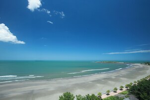 Quarto Standard, 2 camas individuais, vista para o oceano | Vista para a praia ou o mar