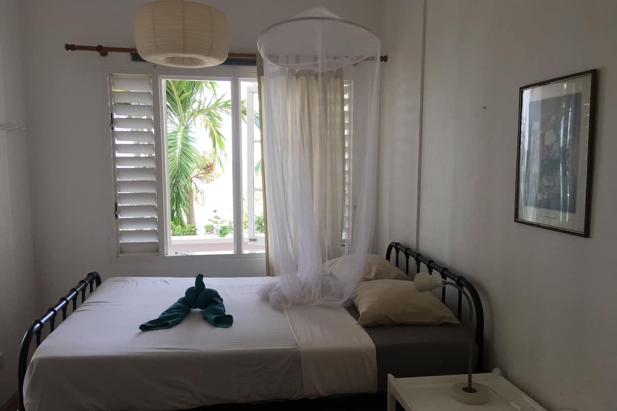 Quarto Triplo, vista para o mar | Secretária, berços/camas para crianças grátis, Wi-fi grátis 