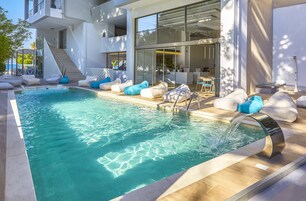 Piscina exterior sazonal 