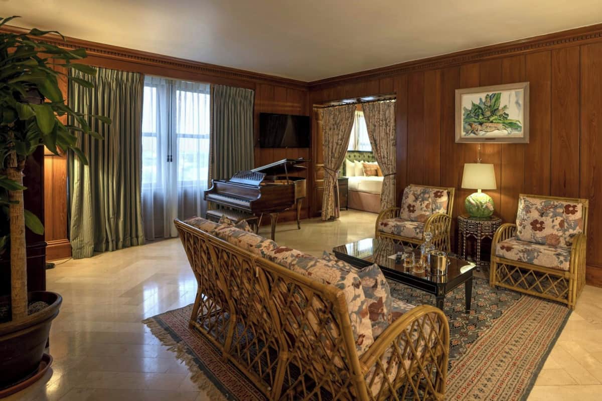 Suite Superior, várias camas (Melpomene Two Bedroom Suite) | Roupa de alta qualidade, minibar, cofre no quarto, secretária 