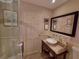 Quarto Duplo, casa de banho anexa | Casa de banho