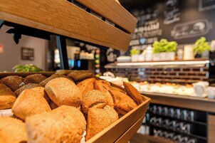 Café da manhã com buffet todos os dias mediante uma taxa