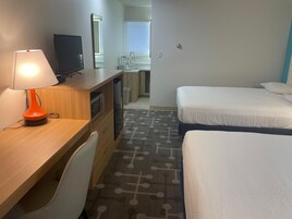 Secretária, secretária adequada para computadores portáteis 