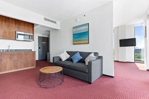 Elite Queen Suite | Roupa de alta qualidade, cofre no quarto, secretária