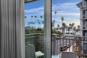 SpringHill Suites by Marriott San Diego Oceanside/Downtown in Oceanside ...