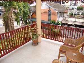 Quarto superior | Frigobar, cofres nos quartos, escrivaninha, cortinas blackout