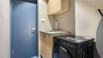 Apartamento Deluxe, 2 quartos, não fumadores, casa de banho anexa | Lavandaria