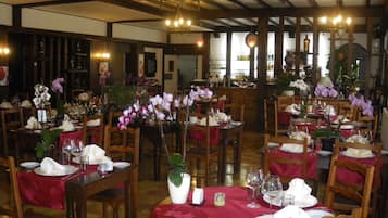 Culinária francesa, restaurante ao ar livre