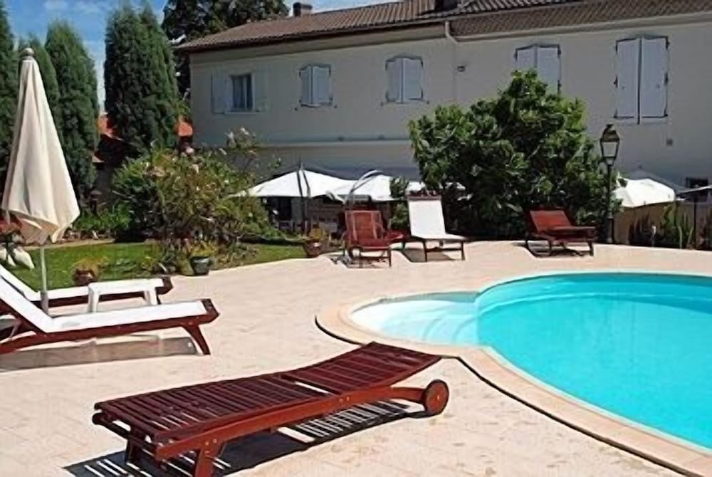 Hôtel Du Commerce - Charente