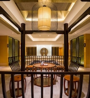 3 restaurantes, pequenos-almoços servidos