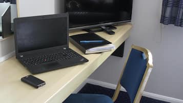 Secretária, Wi-fi grátis, roupa de cama fornecida