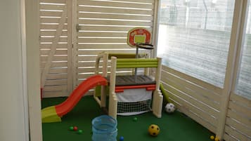 Área de recreio para crianças (coberta)