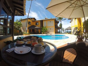 Pequeno-almoço tipo buffet diário incluído 