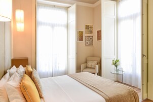 Quarto casal | Frigobar, cofres nos quartos, escrivaninha, quartos à prova de som