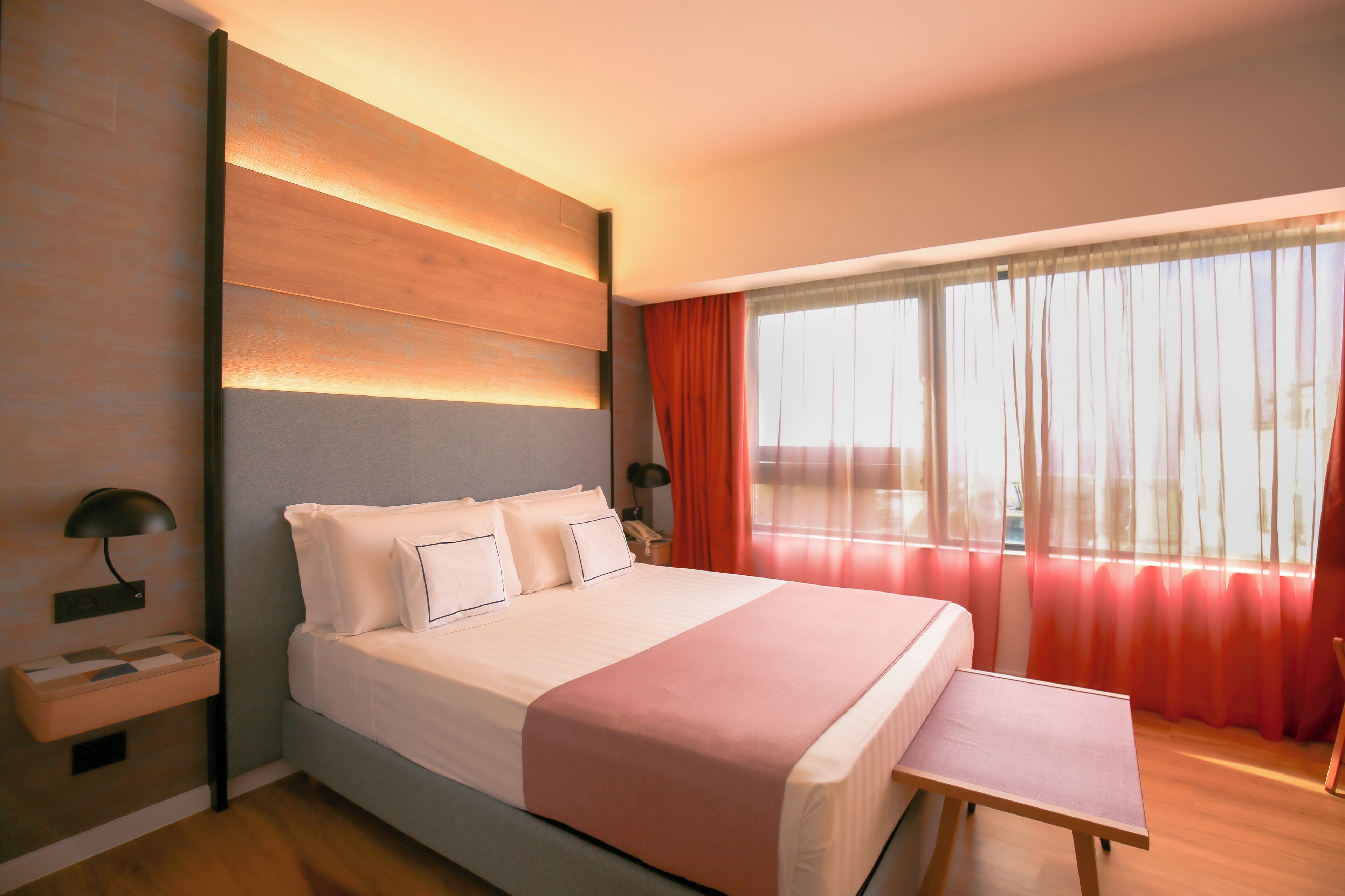 Suite-Estúdio Júnior, 1 cama de casal ou 2 camas individuais, não fumadores, Vista para a cidade | Minibar, cofre no quarto, secretária, quartos insonorizados 