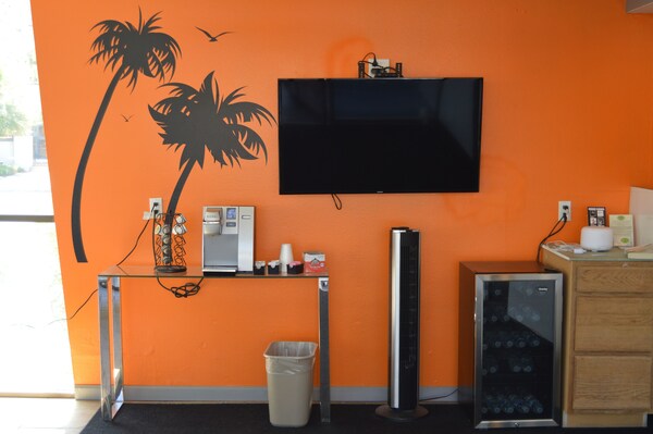 Musicland Hotel - Palm Springs, CA