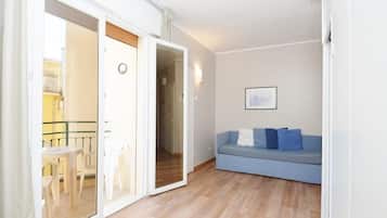 Minibar, cofre no quarto, secretária, berços/camas para crianças