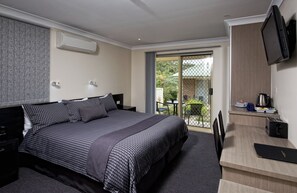 Quarto Standard, não fumadores, varanda (Spa Room) | Lençóis de algodão egípcio, roupa de alta qualidade 