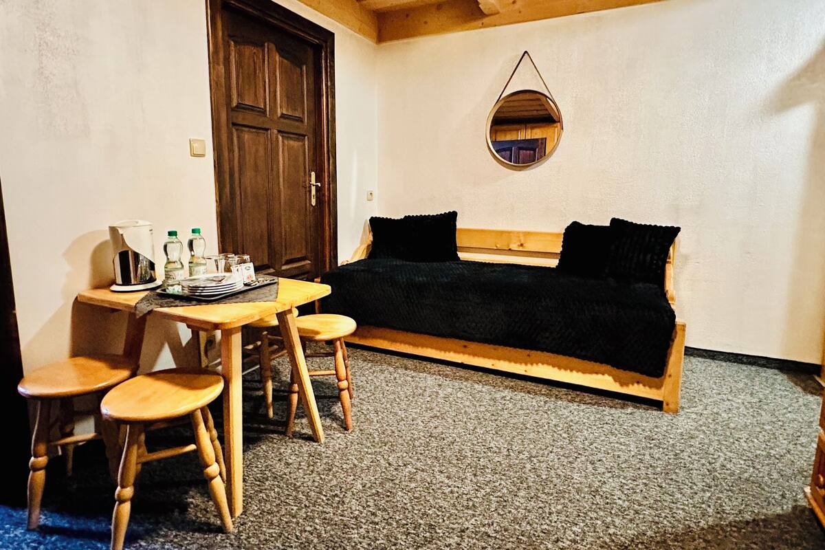 Quarto Familiar, 2 quartos | Ferro/tábua de engomar, berços/camas para crianças, Wi-fi grátis
