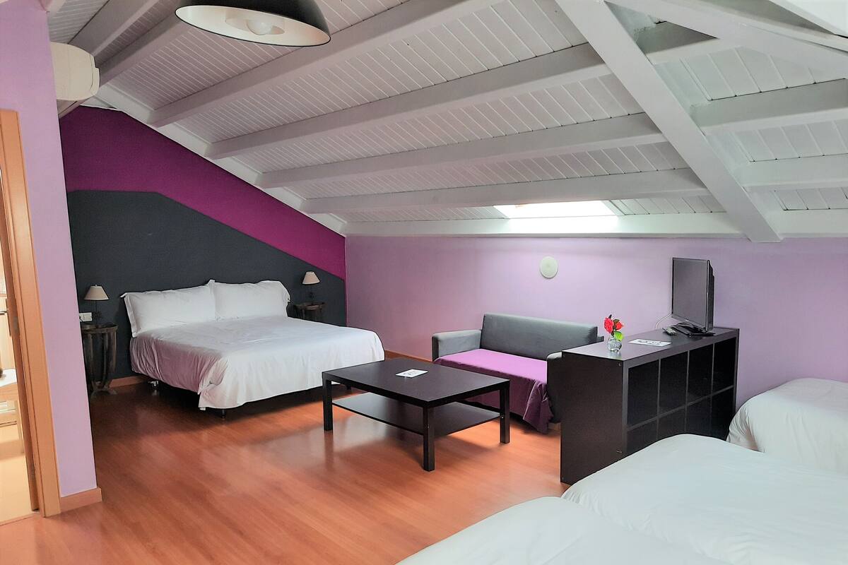Quarto Familiar | Cofre no quarto, secretária, ferro/tábua de engomar, Wi-fi grátis 
