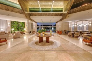 Área de estar no saguão