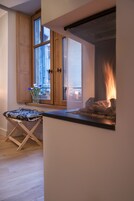 Dúplex Deluxe, 1 cama king-size | Roupa de alta qualidade, minibar, cofre no quarto 