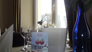 Café da manhã e jantar