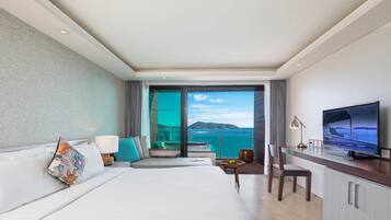 Minibar, cofre no quarto, com mobília individualizada, secretária