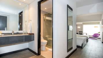 1 quarto, cofres nos quartos, escrivaninha