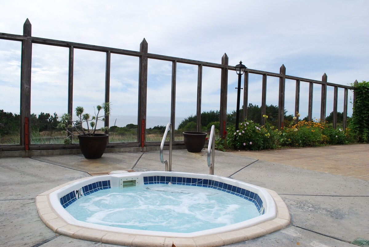 Fort Ross Lodge Reviews, Deals & Photos 2023 - Expedia