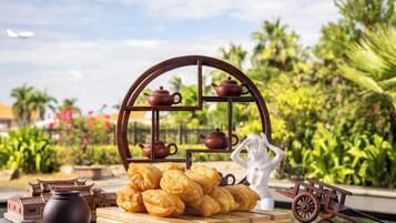 Pequeno-almoço tipo buffet mediante uma taxa